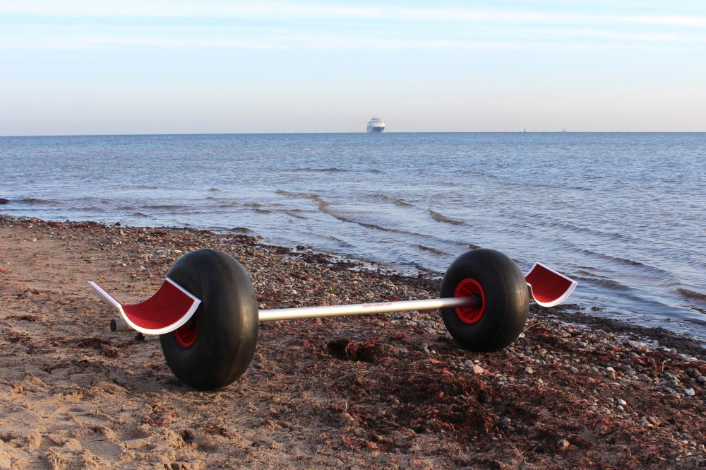 EuroTrax launching trolley for catamarans with balloon