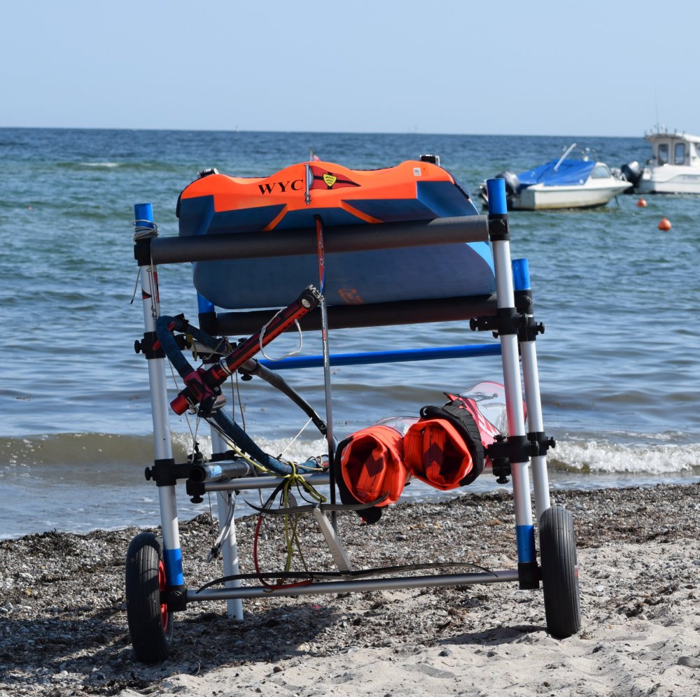 Light transport trolley for the IQFOIL made of aluminiu